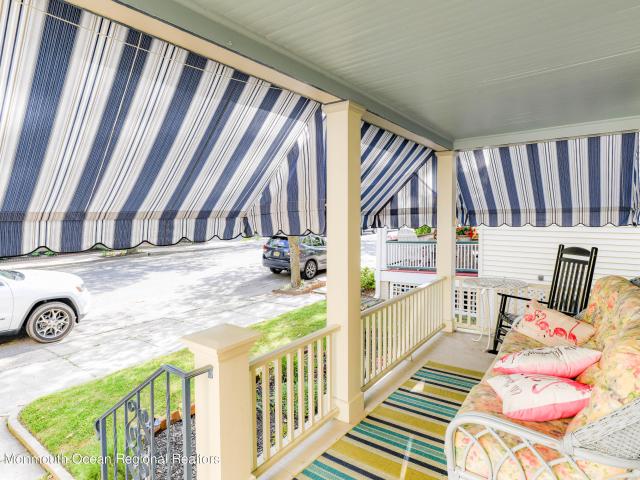 87 Embury Avenue