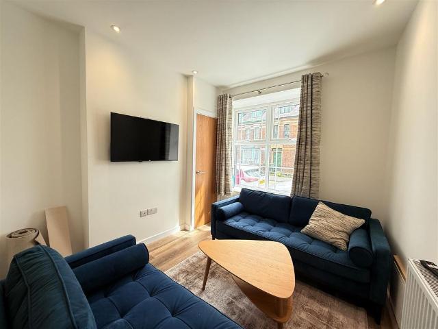 87 Garth Road