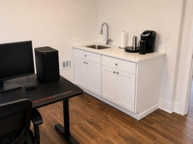 87 Grove Ave # 3