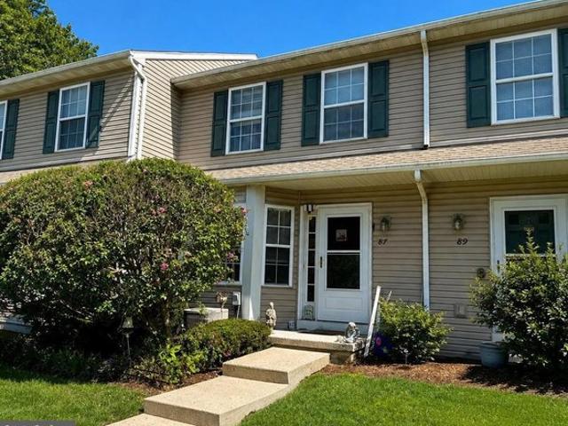 87 Horseshoe Dr, Douglassville, PA 19518