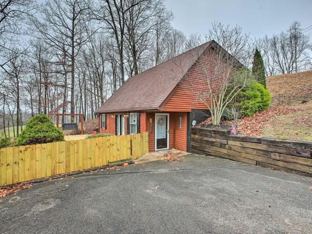 87 Lakeside Dr
