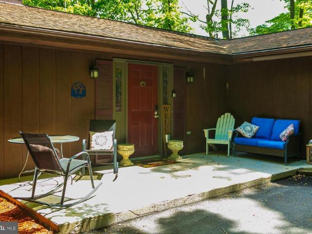 87 Lakeside Drive