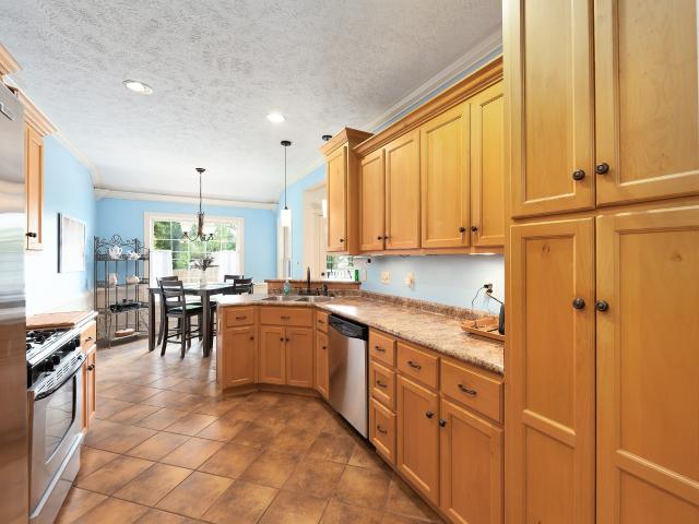 87 Lennox Village Dr