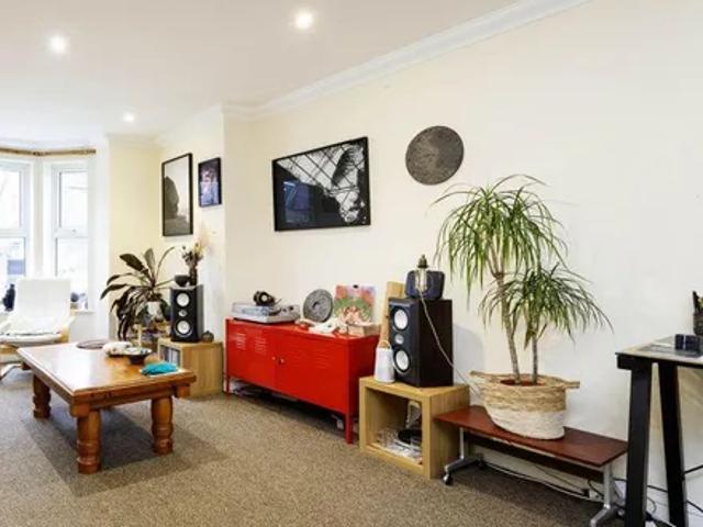 87 Listria Park, London, N16 5SP, United Kingdom | 4 bed townhouse for rent #139068205 | Rentberry