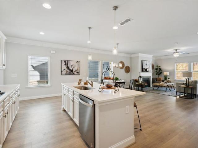 87 Maple Trail