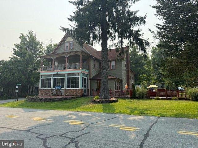 87 Milanville Rd, Beach Lake, PA 18405