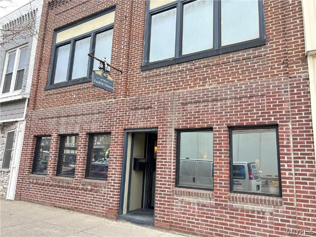 87 N Main St