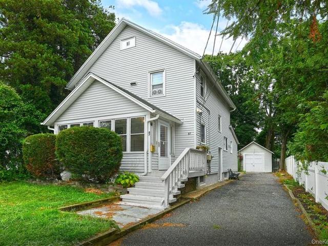87 Olive St, Huntington Station, NY 11746