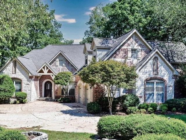 87 Piscina Ln, Hot Springs Village, AR 71909