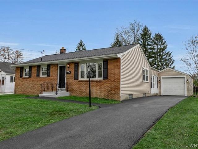 87 S Irwinwood Rd, Lancaster, NY 14086