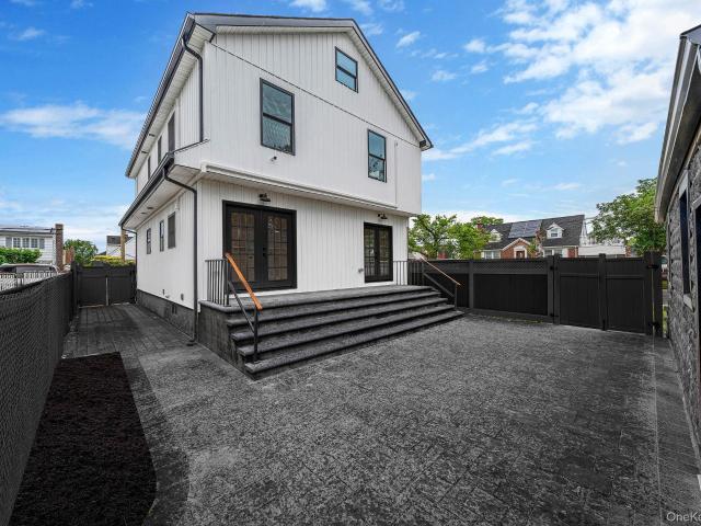 87 Sobro Ave, Valley Stream, NY 11580 | MLS #939389