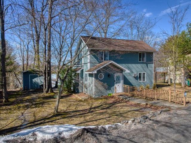 87 Sleepy Hollow Rd, Athens, NY 12015