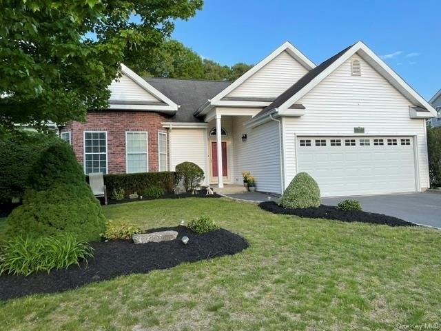 87 Summerfield Dr, Holtsville, NY 11742
