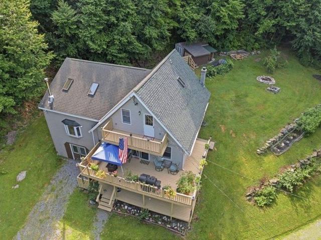 87B Hill Rd, Pownal, VT 05261