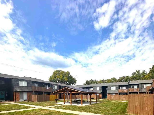 87th Street Apartments 3 Bedroom Apartment for Rent at 9512 W 87th St, Overland Park, KS 66212