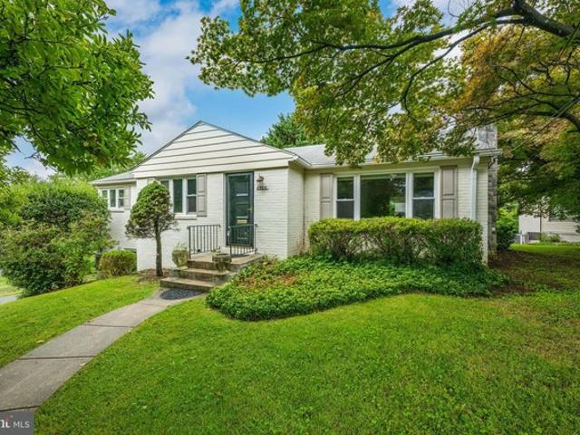 8404 Farrell Dr, Chevy Chase, MD 20815