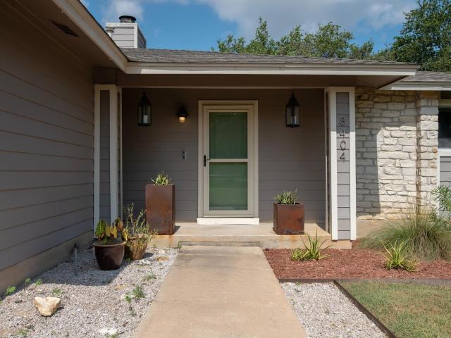 8404 Hornet Dr