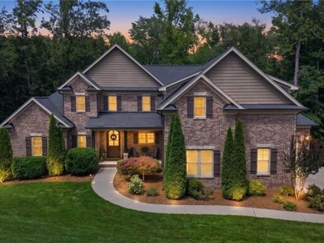 8404 Robert Mohr Ct, Greensboro, NC 27455