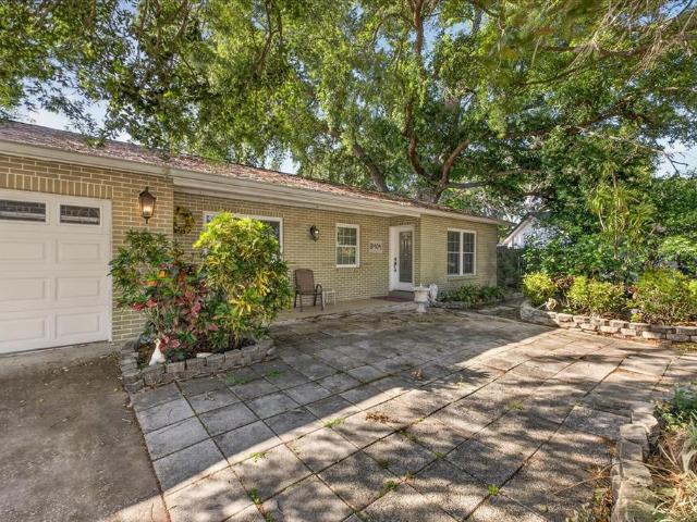 8404 Sandstone Ct, Tampa, FL 33615 | MLS #TB8498