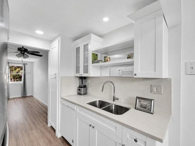 8405 NW 61st St Apt D207, Tamarac, FL 33321