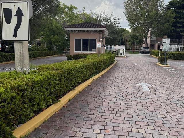 8405 NW 8th St, Unit 304, Miami, FL 33126 | MLS #A11979