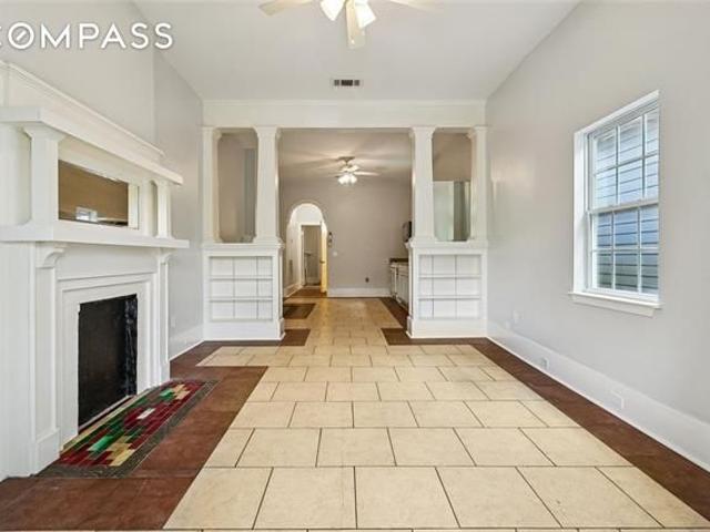 8405 Apricot St, New Orleans, LA