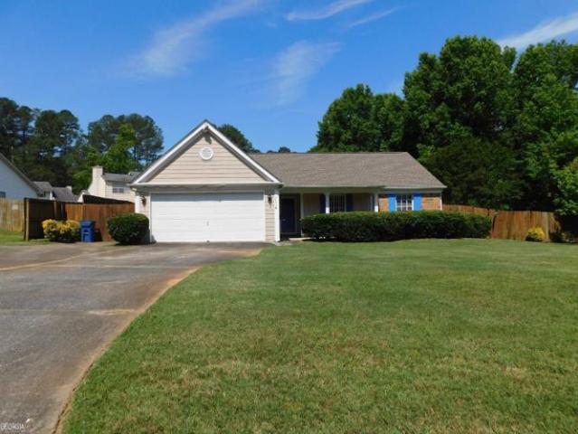 8405 Hollowbrook Dr, Riverdale, GA 30274