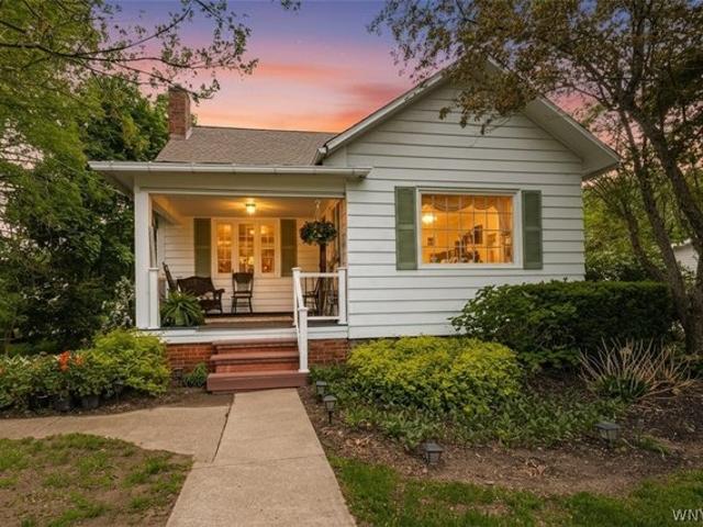 8405 Ridge Rd, Gasport, NY 14067