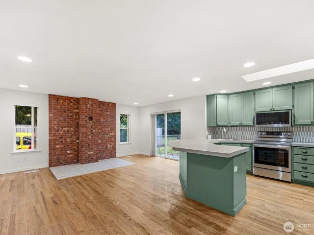 8405 th Street NW