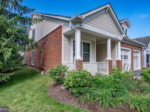 8406 Mountain Larkspur Dr, Lorton, VA 22079