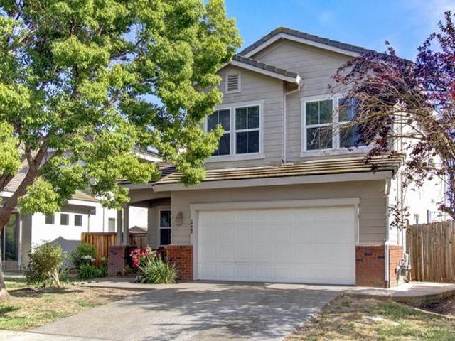 8406 Kingmont Way, Elk Grove, CA 95624
