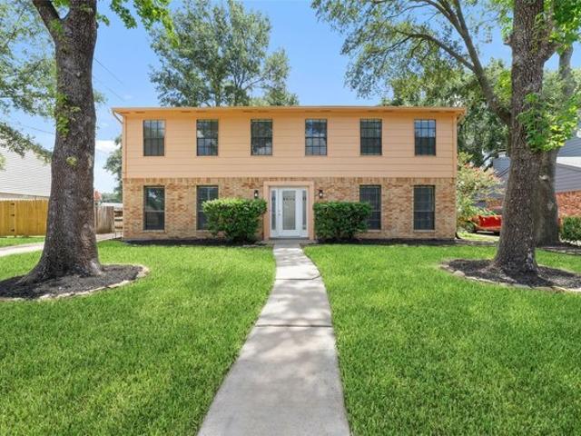 8406 Pine Falls Dr, Houston, TX 77095