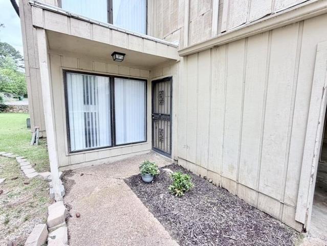 8406 Rockcreek Pkwy Unit 35, Memphis, TN 38016