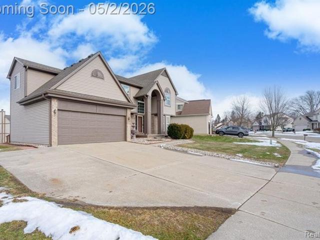 8406 Sherwood Dr, Grand Blanc, MI 48439