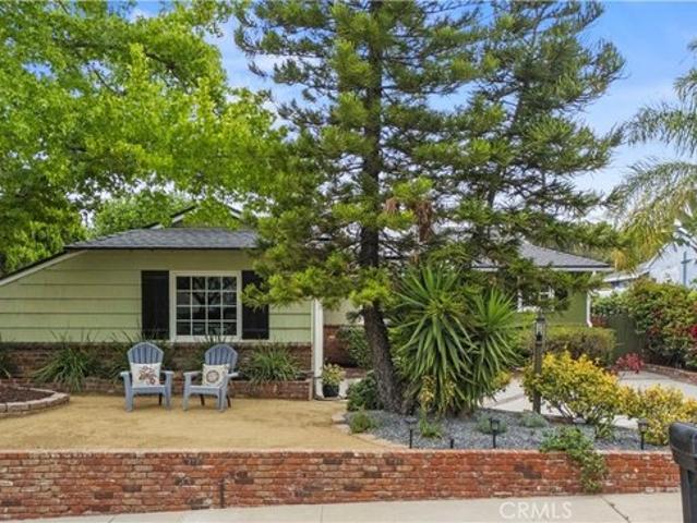 8407 Broadacre Dr, Sun Valley, CA 91352