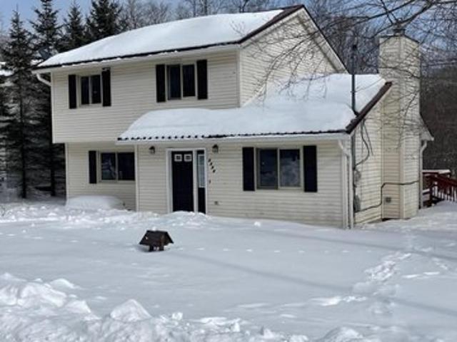8407 Porcupine Dr, Tobyhanna, PA 18466