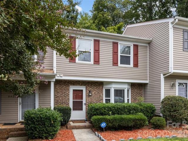 8407 Rust Wood Pl, Charlotte, NC 28227