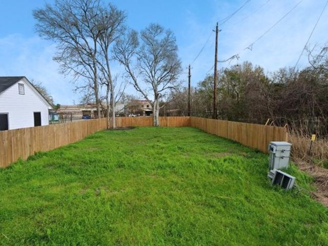 8409 Carver Rd, Houston, TX 77088