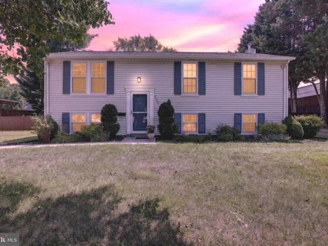 8409 Locust Grove Dr, Laurel, MD 20707