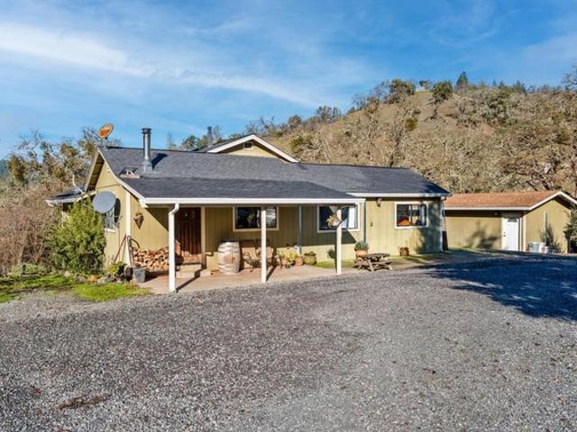 8400 Cave Creek Rd, Redwood Valley, CA 95470