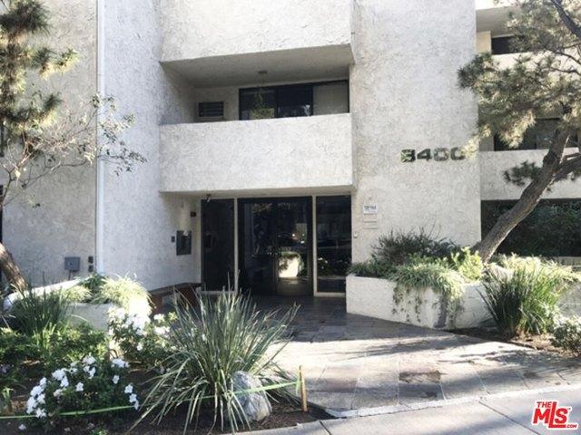 8400 DE Longpre Ave Apt 104, West Hollywood, CA 90069