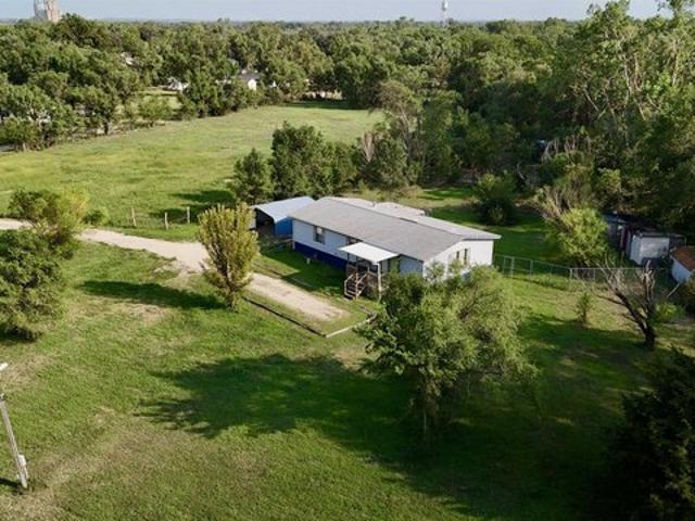 8400 E Hwy, Gypsum, KS 67448