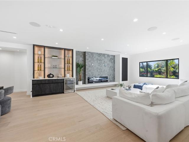 8400 White Oak Ave, Northridge, CA 91325 | MLS #SR26141