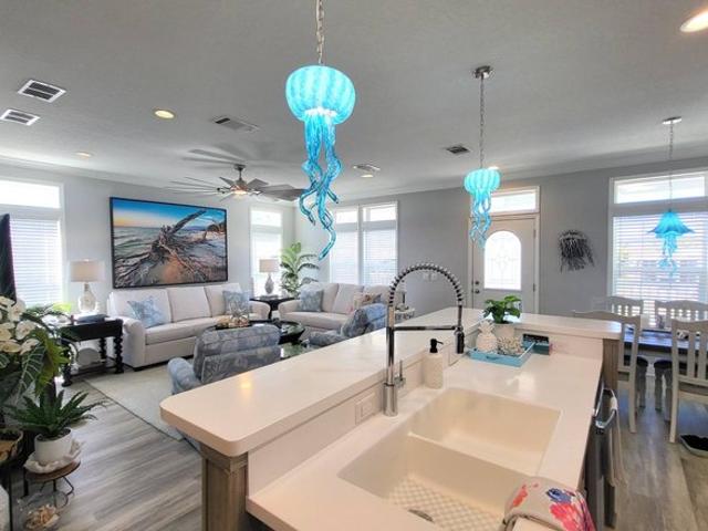 8401 Morgan Dr, Sarasota, FL 34238