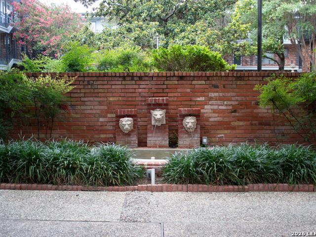 8401 N New Braunfels Ave, Unit 105