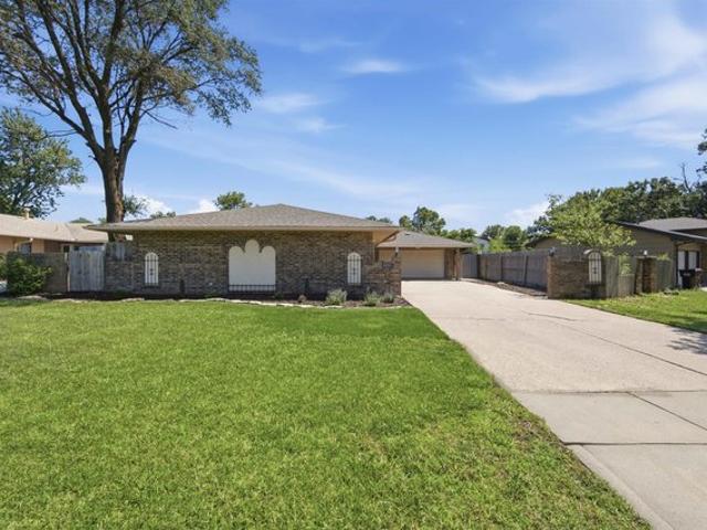8401 E Lincoln St, Wichita, KS 67207