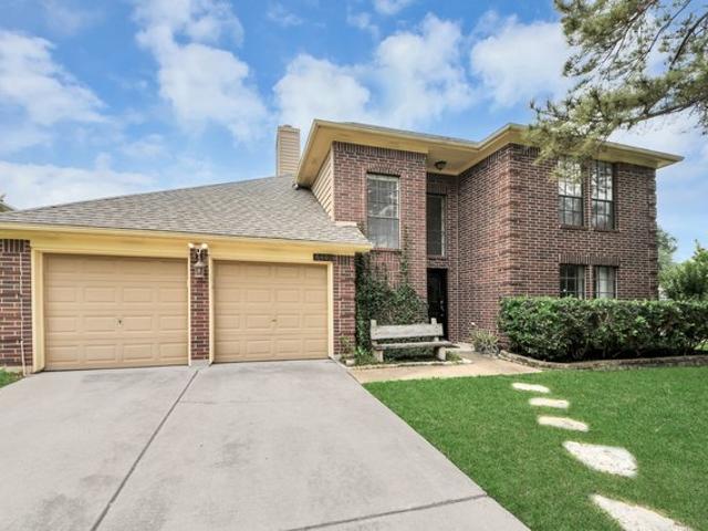 8402 Rose Garden Dr, Houston, TX 77083