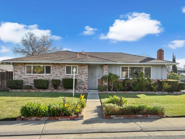 8402 Roxburgh Way, Stockton, CA 95209 | MLS #226009 | Compass