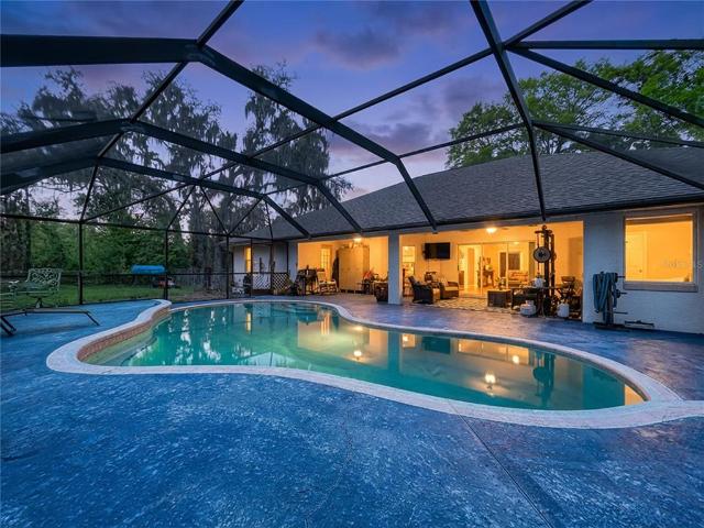 8402 Southwood Pines St, Lithia, FL 33547 | MLS #B4902