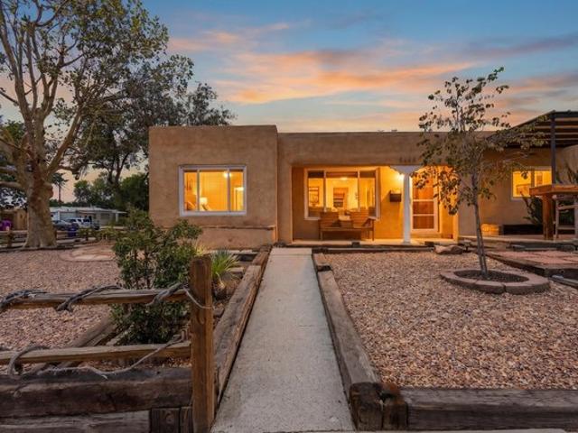 8403 Haines Ave NE, Albuquerque, NM 87110